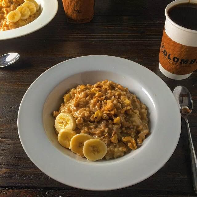 Sunday Morning Banana Oatmeal | Roxana's Kitchen