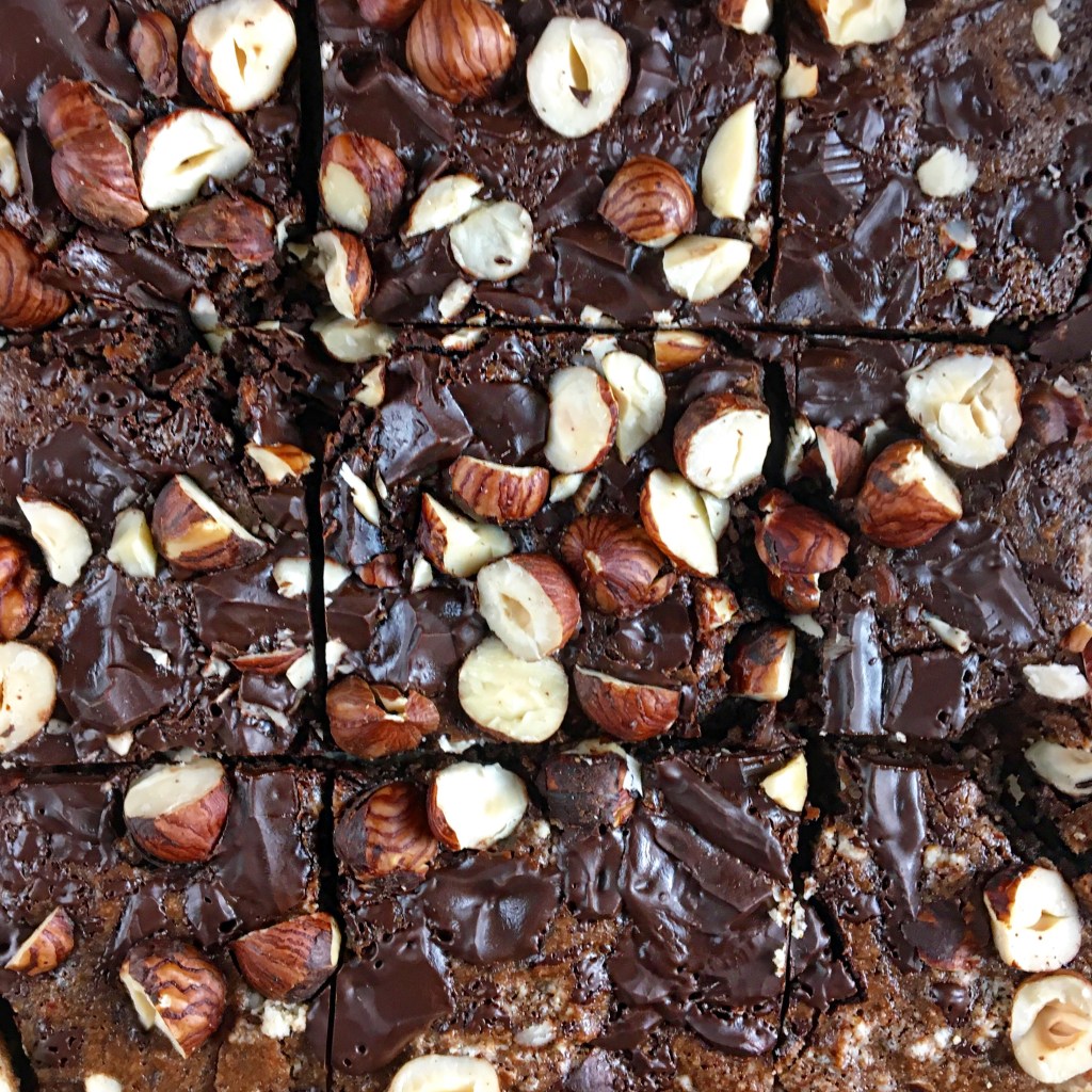 Healthy Chocolate Hazelnut Bars (Gluten Free + Paleo) | Roxana's Kitchen